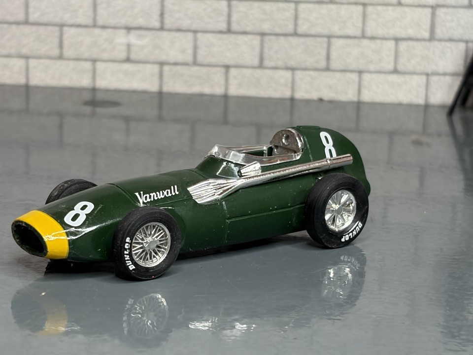 *RARE* 1:43 BRUMM 1957 VANWALL F1 Formula 1 #8 Stirling Moss MODEL CAR ...