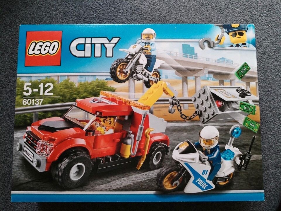 LEGO City Tow Truck Trouble 60137 Toy Building Kit 144 pcs ...