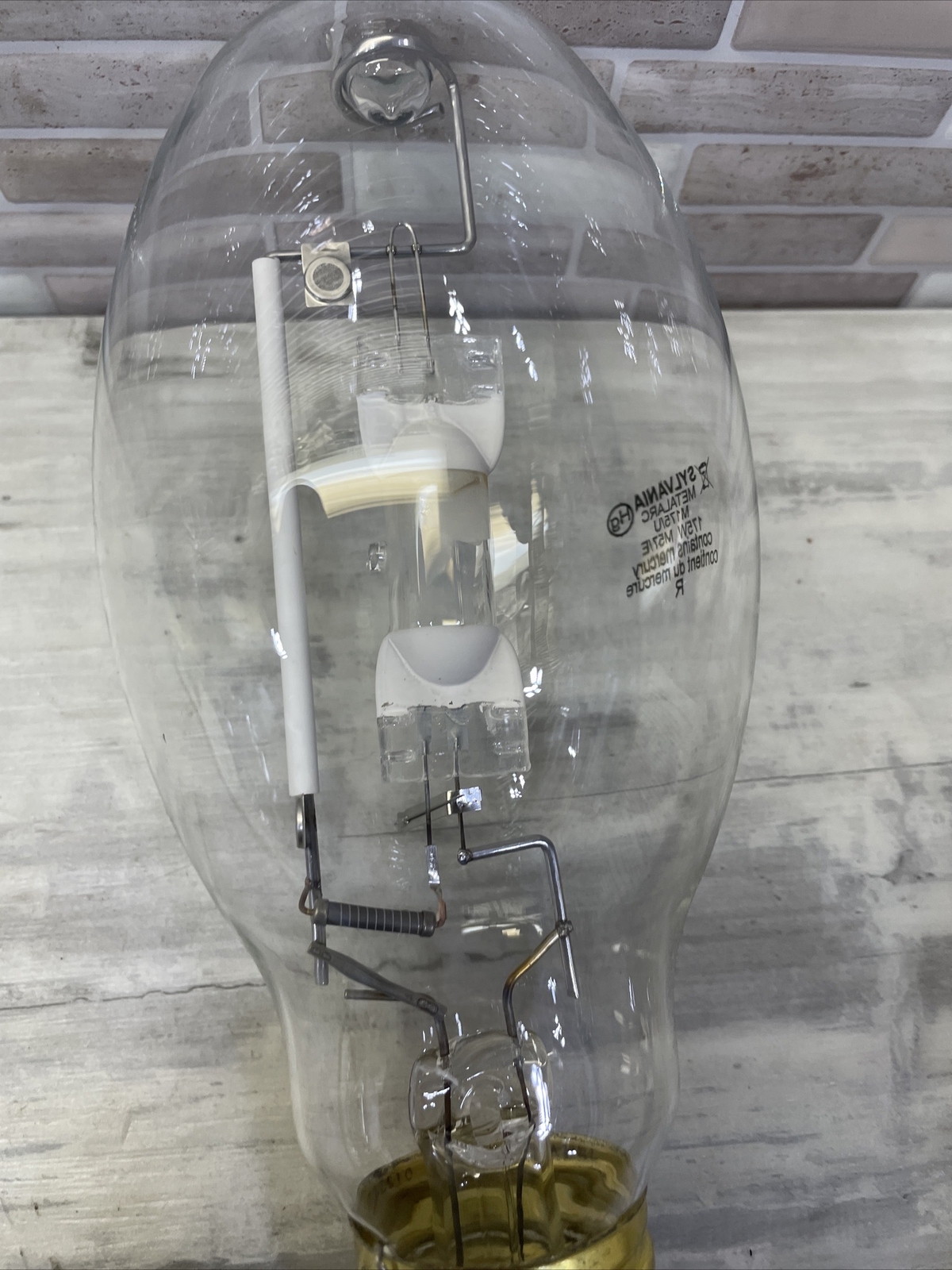 Sylvania M175/U 175-Watt Metalarc Metal Halide Lamp Light Bulb 175W M57 ...