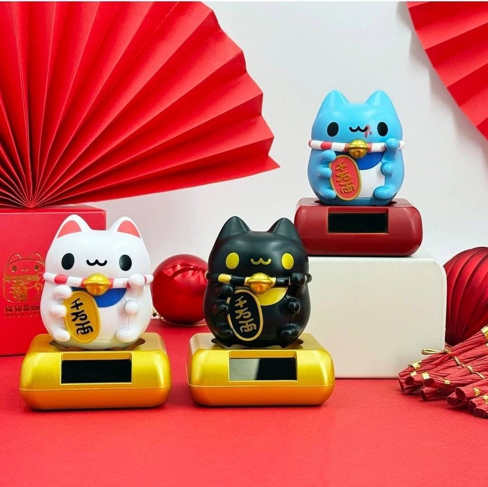 Bugcat Capoo Solar-Powered Waving Lucky Figurine (Random 1 out of 3 ...
