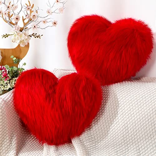 2 Pieces Heart Shaped Decorative Pillows Faux Fur Throw Pillow Fluffy ...