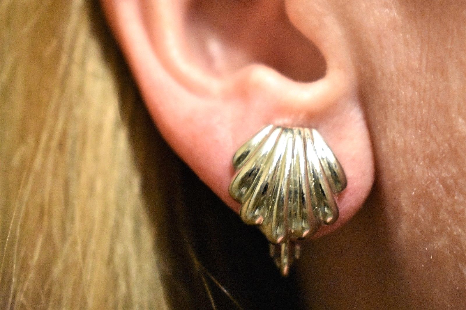 Delicate Clam Shell Earrings Screw Back Nautical Beach Ocean Boho ...