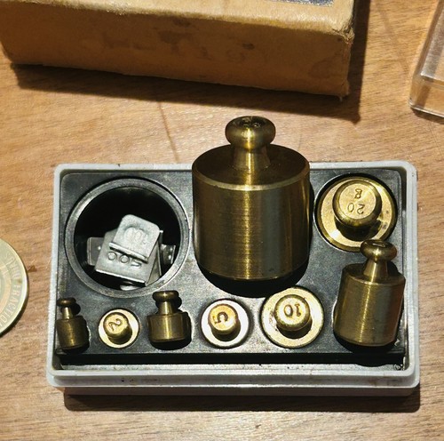 VINTAGE BRASS BALANCE SCALE WEIGHTS *ANTIQUE* Original packaging 🔥 Full ...