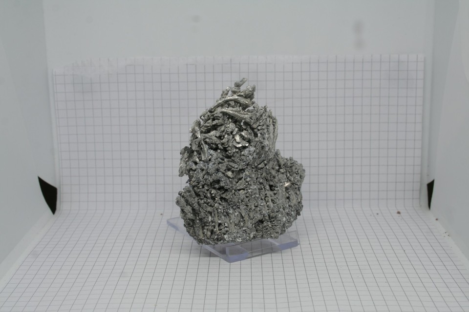 A SILVER GREY CRYSTALLISED MAGNESIUM METAL SPECIMEN - ELEMENT #12 Mg ...