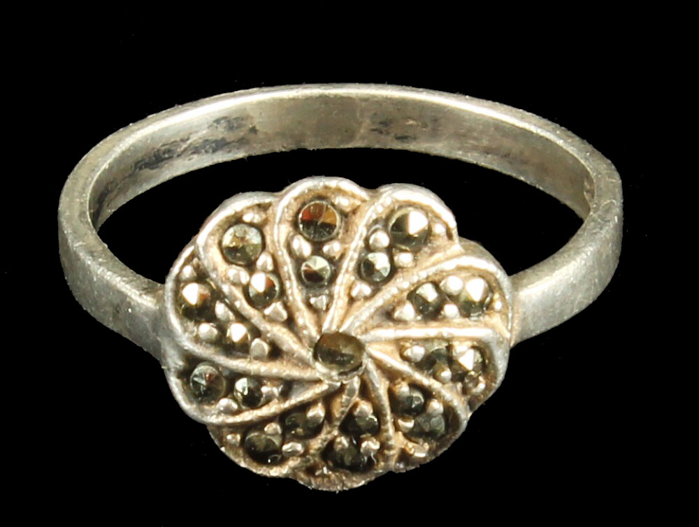 Vintage Sterling Silver Marcasite Circle Spiral Pinwheel Pretty! Size 6 ...