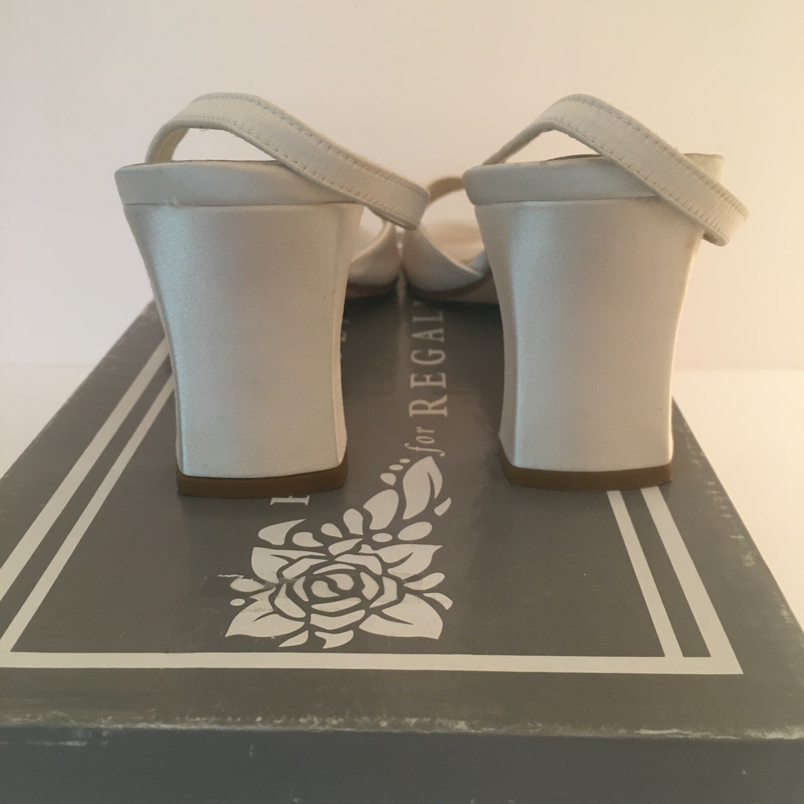 Fenaroli For Regalia Sirena White Cut Away Slide Size… - Gem