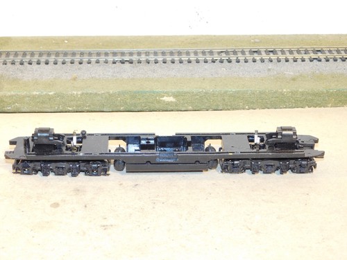 Life Like Proto 2000 HO E-8 Diesel Locomotive Non-powered Dummy Chassis ...