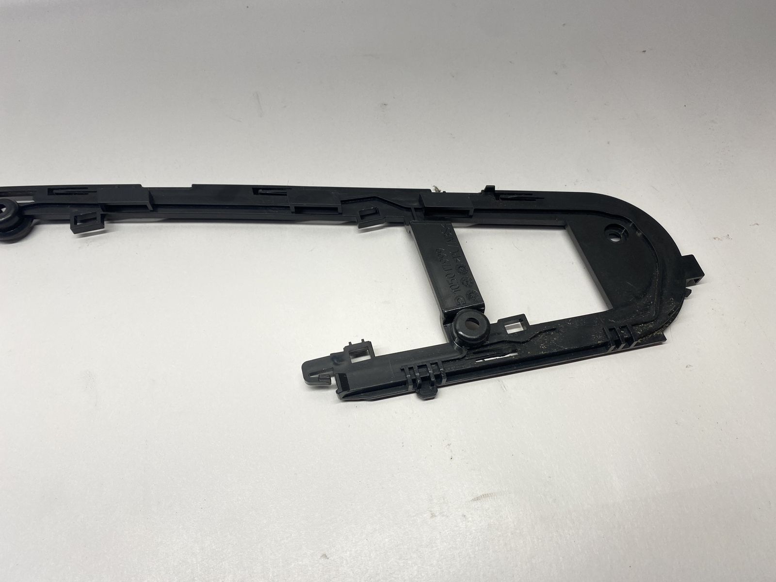 MERCEDES-BENZ CLS C218 W218 2013 Center Console Support Mount Bracket ...