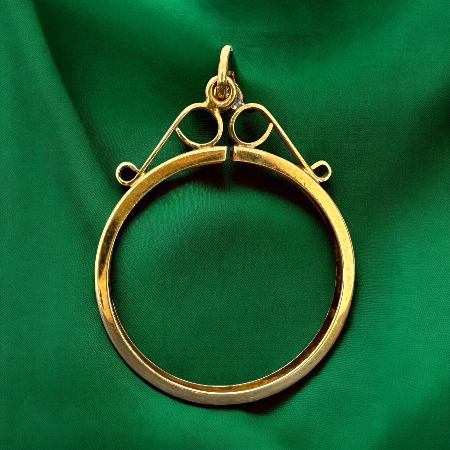 Vintage 1967 Scroll Full Sovereign Coin Mount Pendant… - Gem