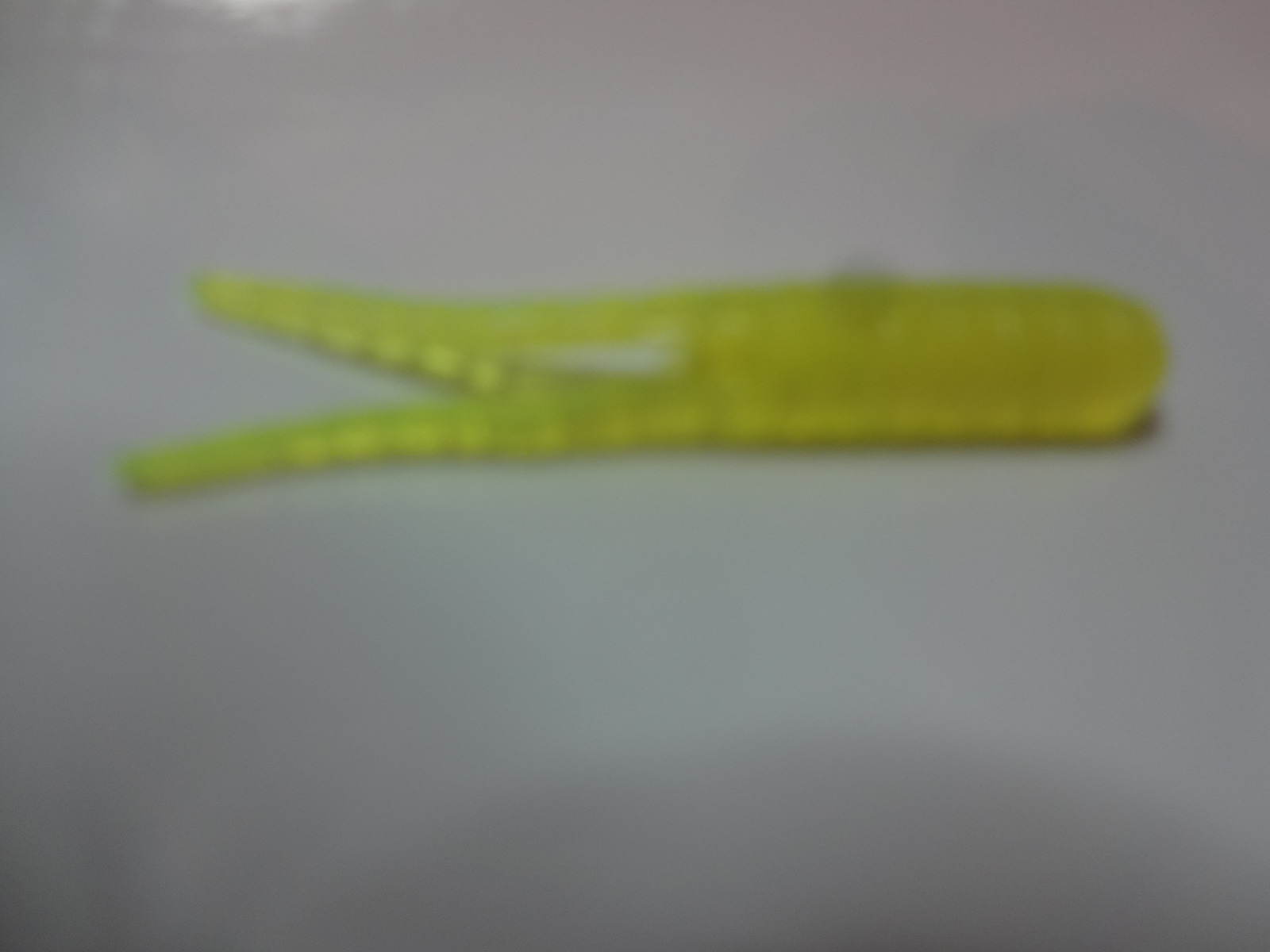 1 lot/40 Soft plastic 2" clear chartruse split tail grub fishing baits ...