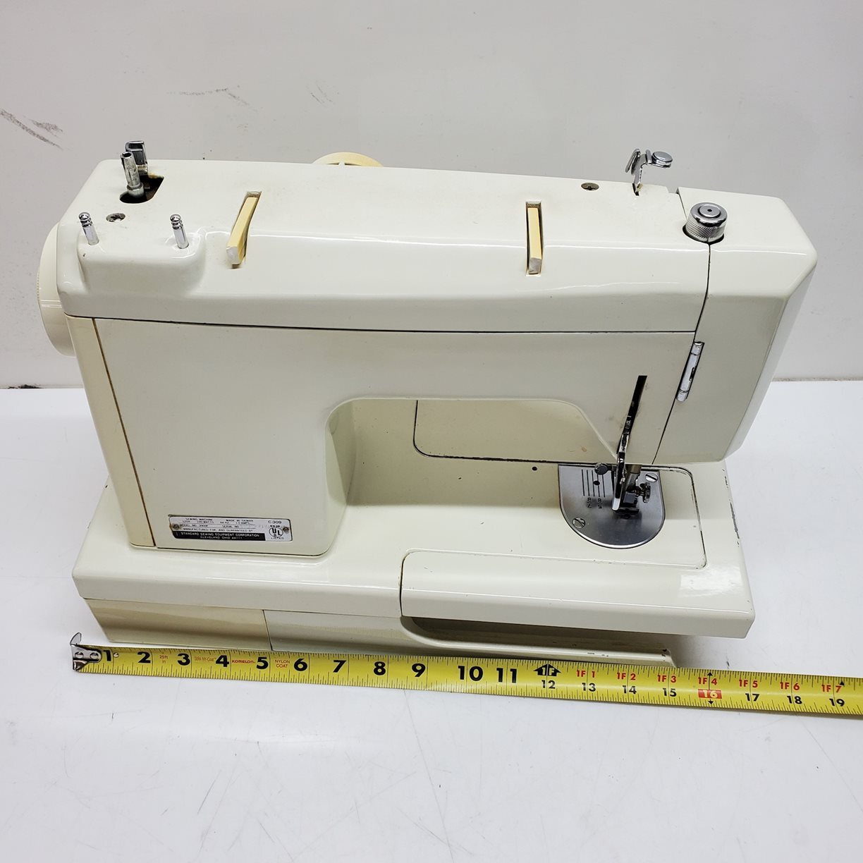 Vintage White Sewing Machine Model No. 3900F Untested | eBay