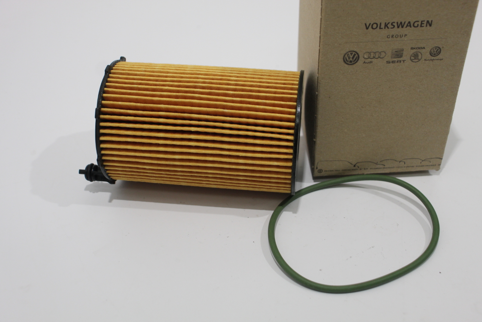 Audi A8 4H D4 Engine Oil Filter and Rubber Gasket New Genuine 059198405 ...