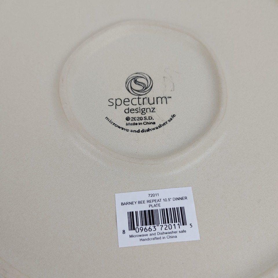 4 Spectrum Designz Barney Bee Repeat Dinner Plates Farmhouse Country ...