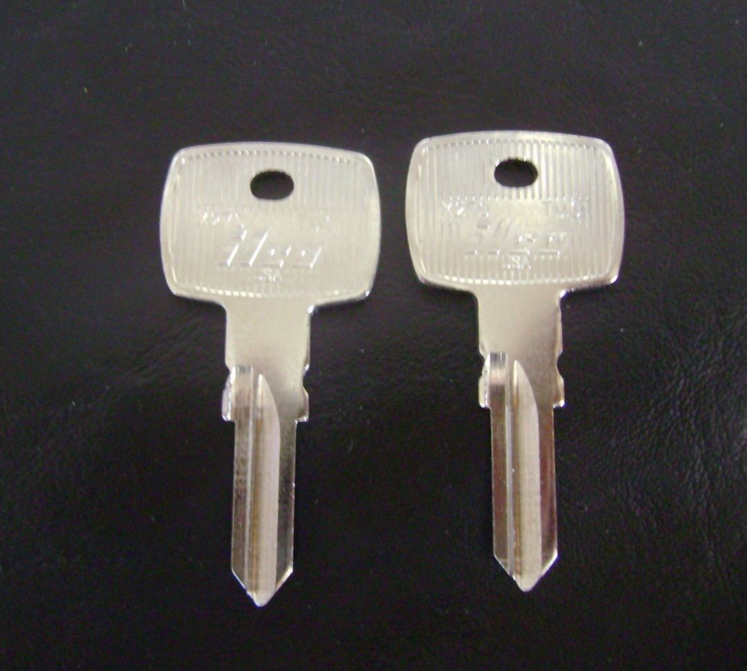 2 Triumph Motorcycle Key Blank Buell 08 09 1125R 1125 R Lightning ...