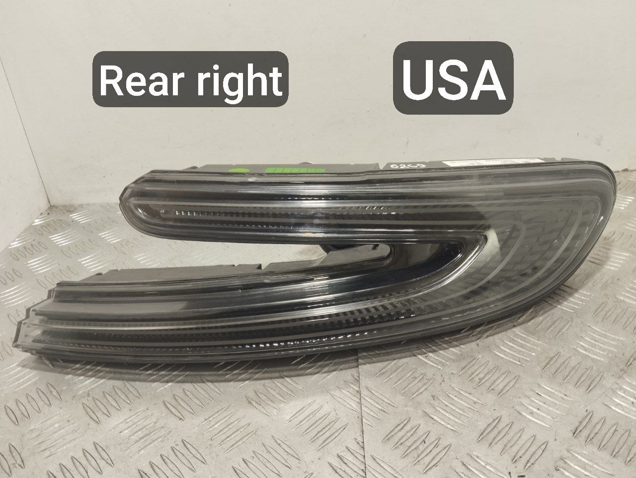 Aston Martin HY53-13404-EE, HY5313404EE DB11 (AM5) 2019 Taillight Right ...