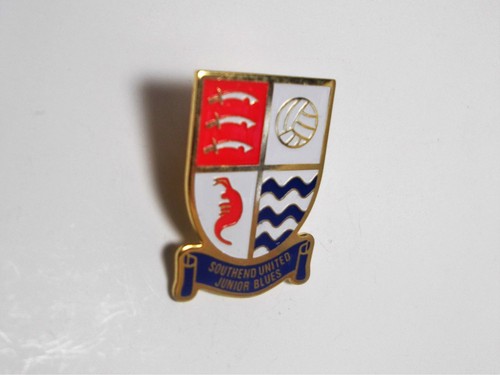 SOUTHEND UNITED FC - LARGE ENAMEL JUNIOR BLUES CREST BADGE. | eBay