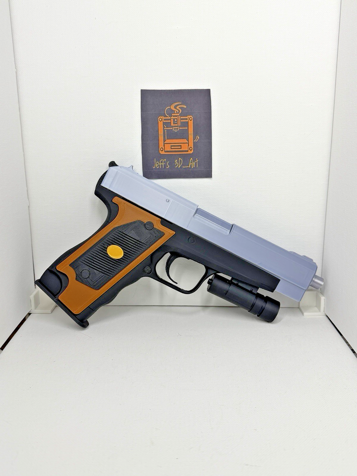 Silver Ghost - Leon Kennedy Hand Gun Resident Evil 4 2005 1:1 Prop ...