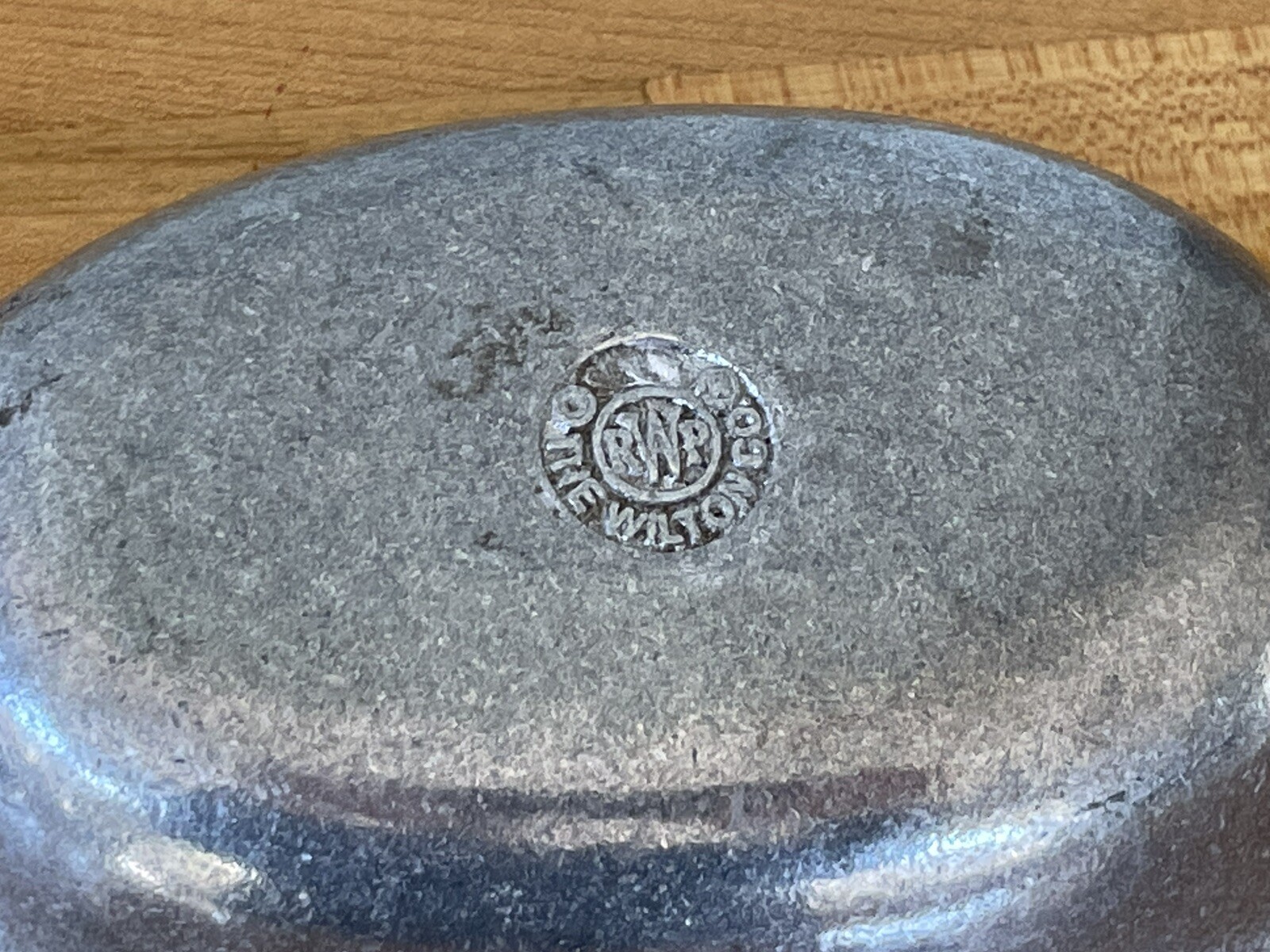 The Wilton Co. RWP Pewter Oval Serving Bowl with Scallop Handles ...