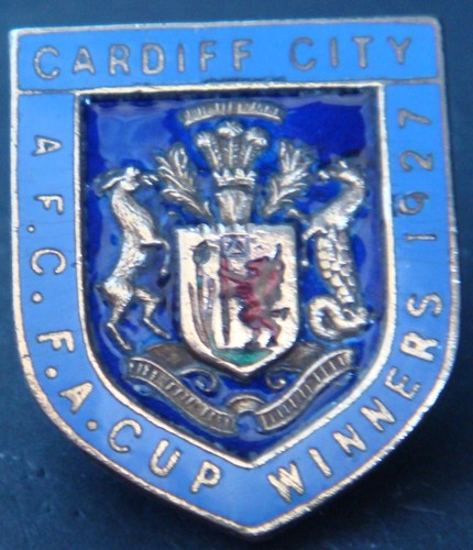 CARDIFF CITY Very rare vintage 1927 FA CUP WINNERS Badge Altered pin ...