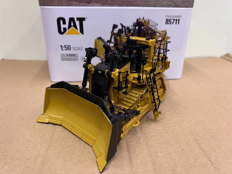Diecast Masters 1/50 Scale CAT D10 Dozer Diecast Model Toy Gift #85711 ...