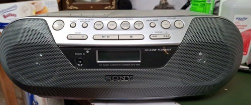 Sony CFD-S05 Boombox CD Radio Cassette Player Recorder Portable Near ...