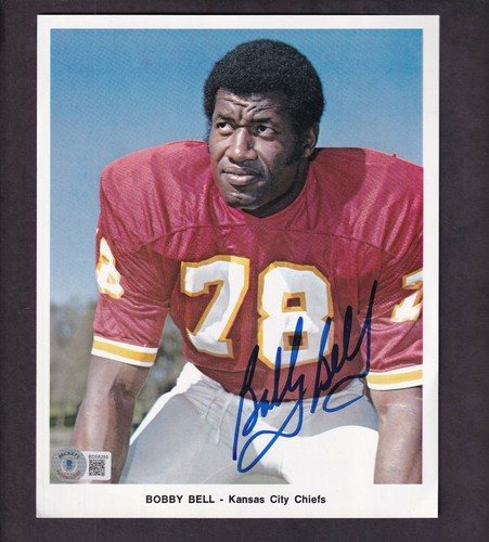 Bobby Bell Autographed 7x8 Vintage 1972 KC Chiefs Team Photo Beckett ...