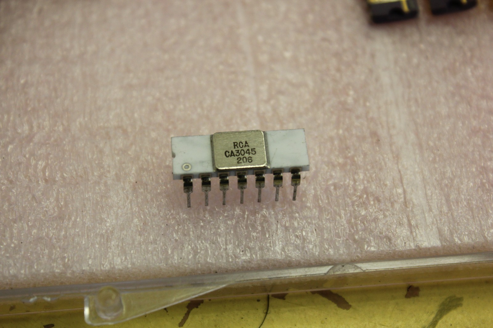RCA CA3045 White Ceramic IC Circuit Square Top | eBay