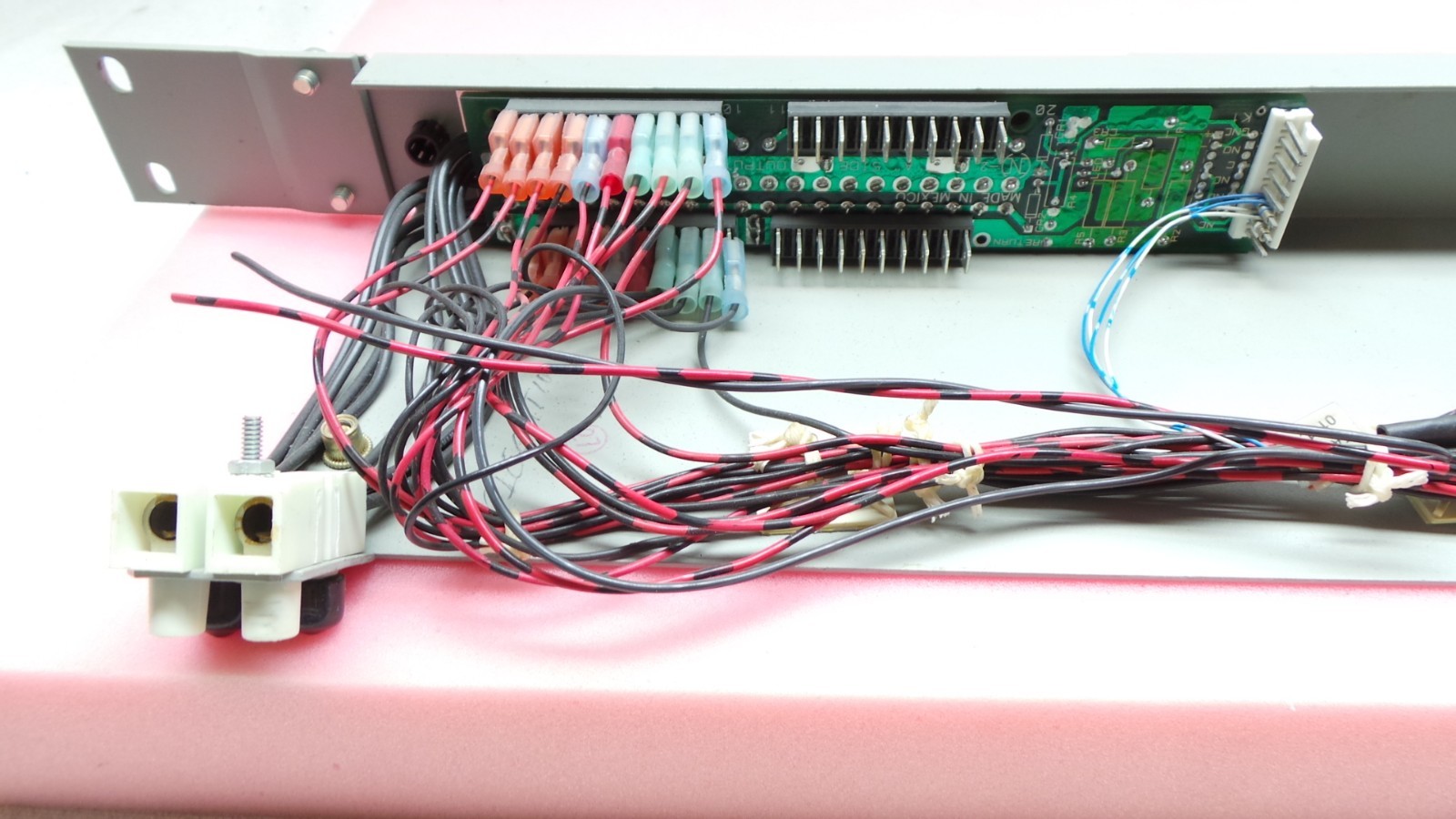 Hendry IEGMT10 Fuse Panel. Single Feed with Rack Ears | eBay