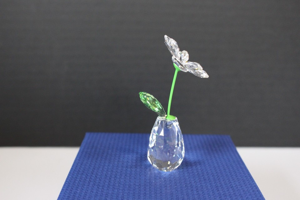 Swarovski Flower Dreams Daisy Figurine #5254328 / 5723649 April Birth ...