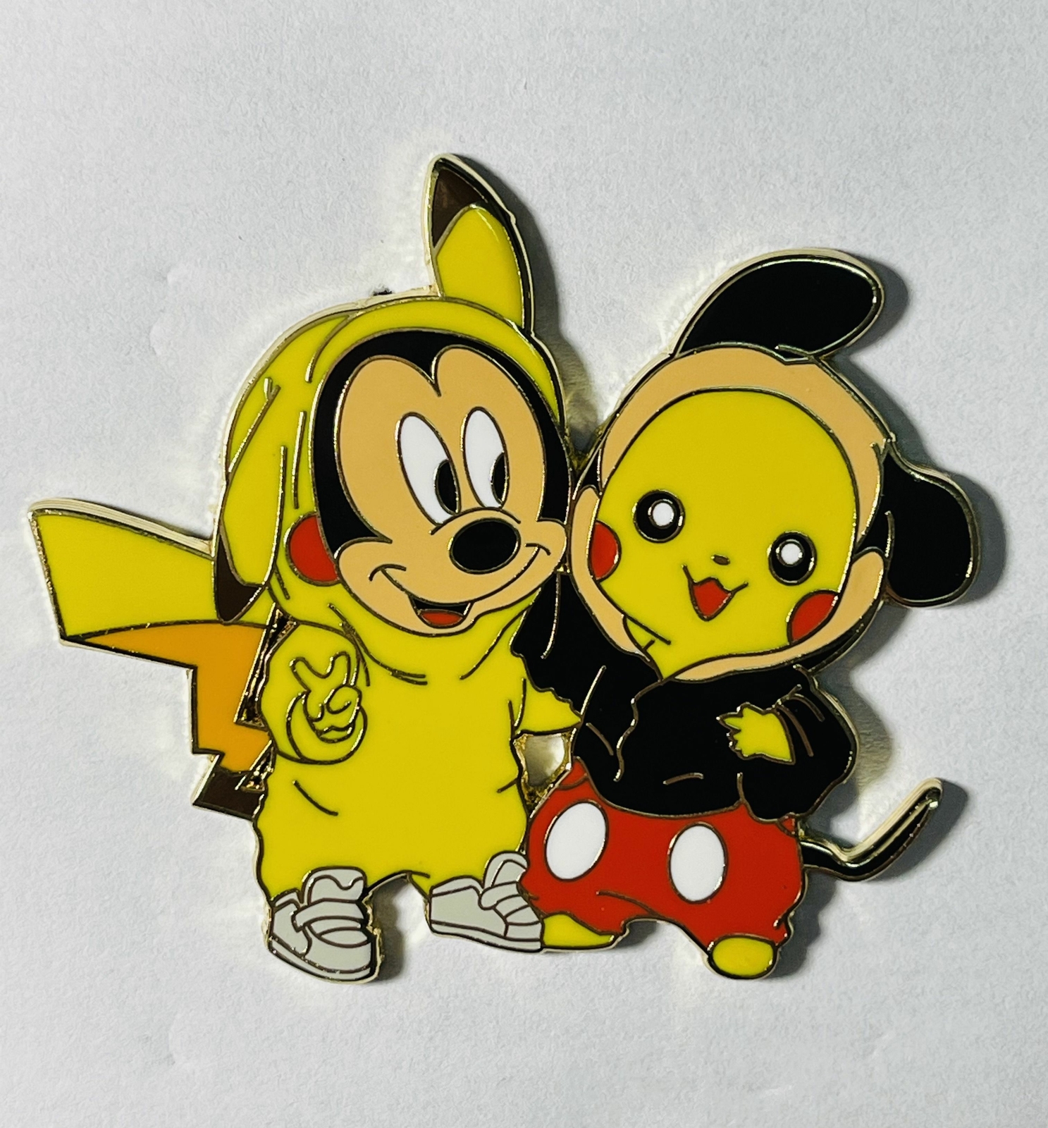 PIN DISNEY FANTASY MICKEY MOUSE & PIKACHU BEST FRIEND #2 | eBay