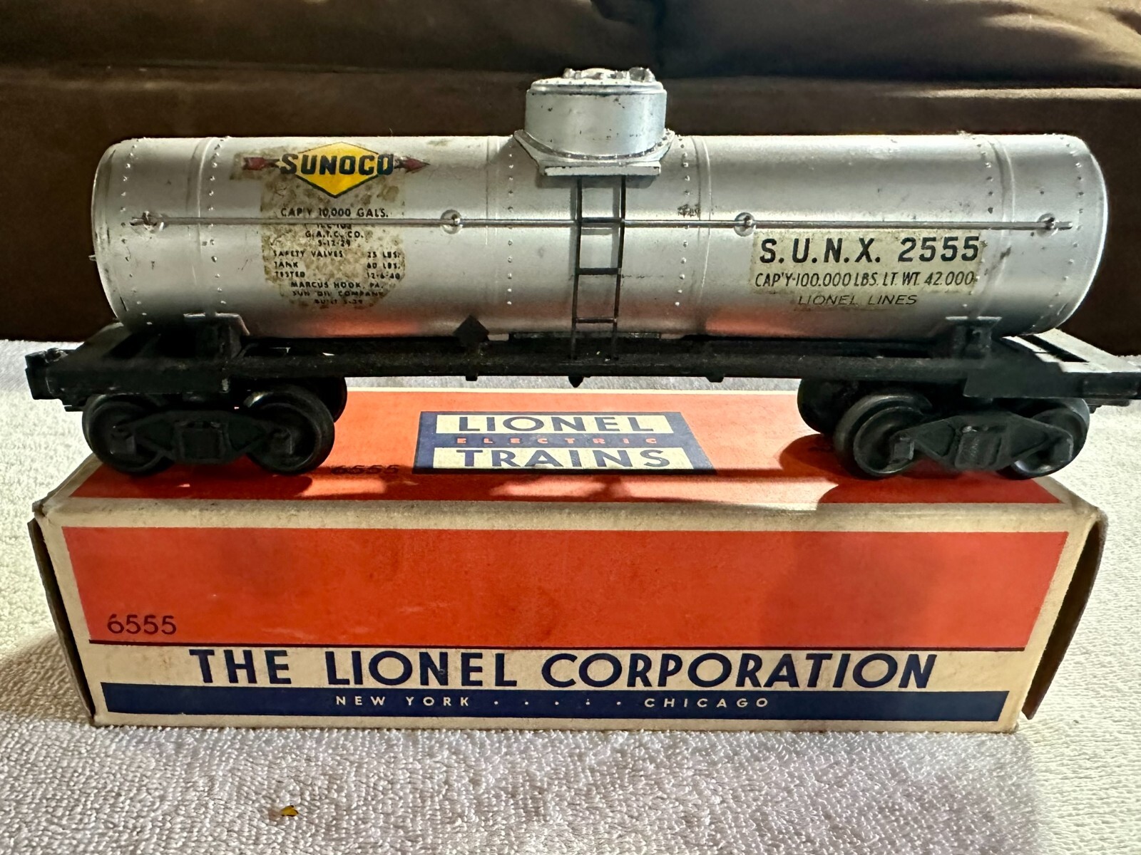 Lionel Trains - 2555 Single Dome Sunoco Tank Car with 6555 Original Box ...