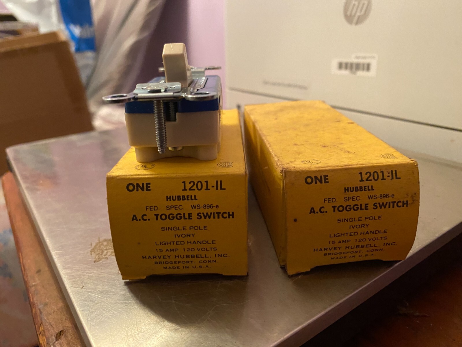 QTY 2 NEW Hubbell HBL1201IL Switch Ivory Single Pole 15A 120-277VAC (BS ...