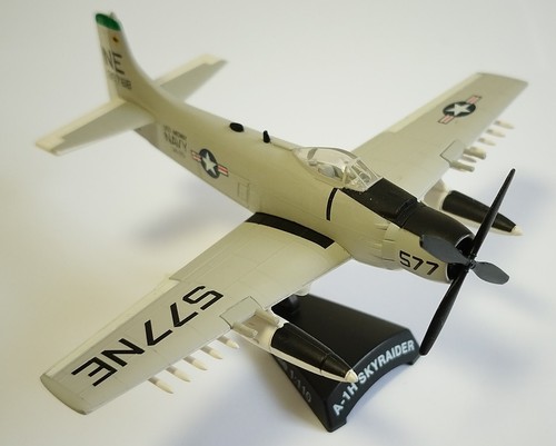 Del Prado Military Aircraft A-1H Skyraider US Navy 1/110 Diecast Metal ...