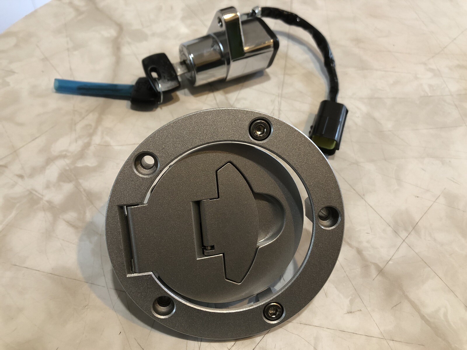 Victory OEM Fuel Cap Switch Ignition & 2 Keys Vegas Kingpin Ness Hammer ...