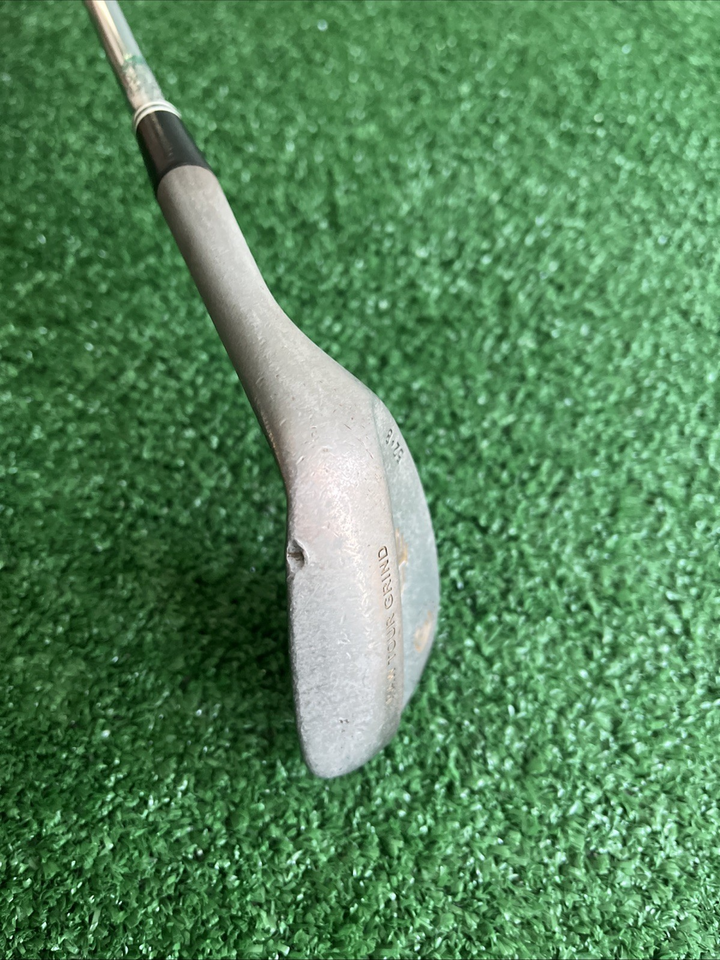 Cleveland REG 588 TOUR ZIP GROOVES Forged Gap Wedge 52°/8°, Wedge-Flex ...