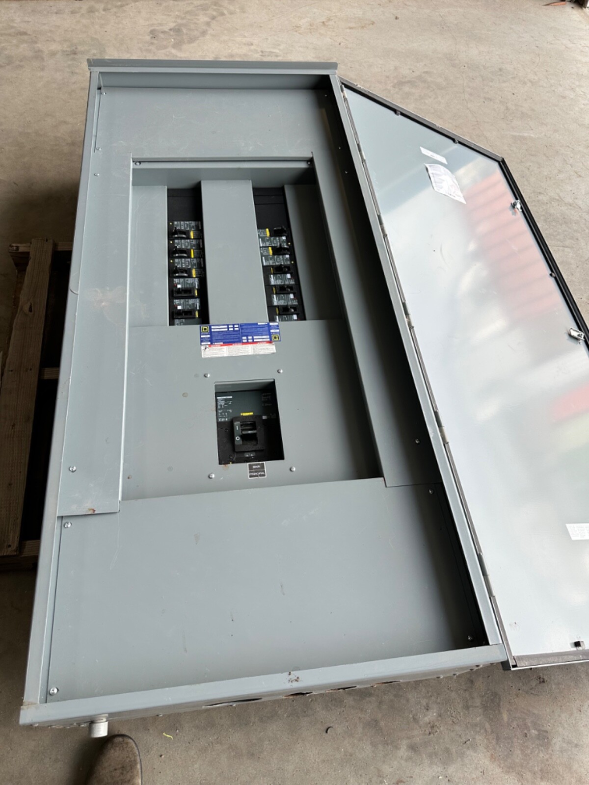 Square D HCM23734M 3 phase panel board 400 amp 600v 3R | eBay