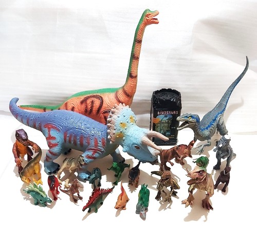 ASSORTED DINOSAUR and FAUNA COLLECTION 131 pieces total Very Good ...