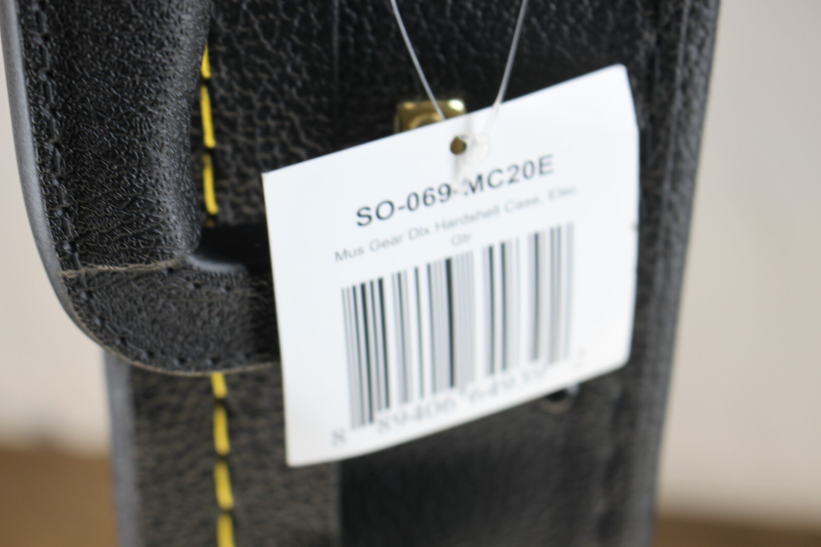 Musician's Gear Deluxe Electric Guitar Case - Black *Dinged Edge* # ...