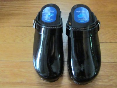 NIB TORPATOFFELN Swedish clogs girls black patent CAPE CLOGS Sz 13,1,2 ...