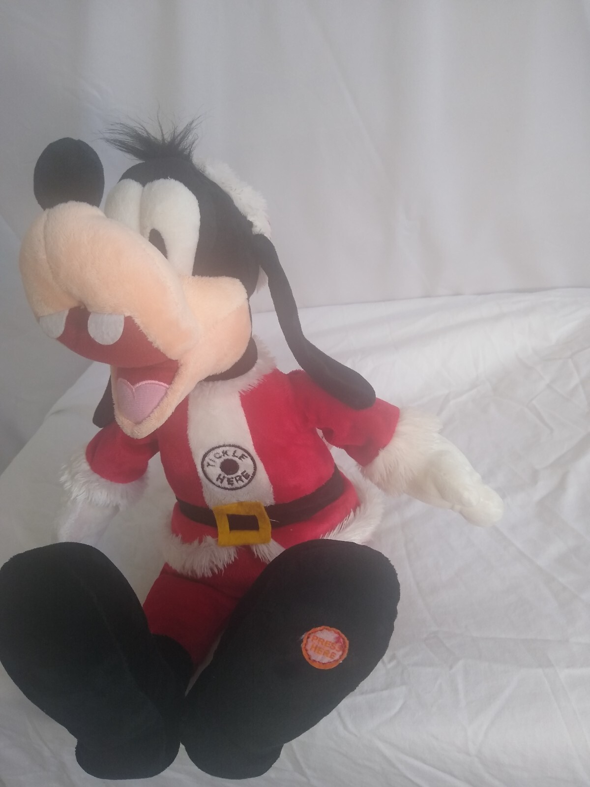 Disney Hallmark Goofy Santa Tickle & Talking Animated Singing Plush ...