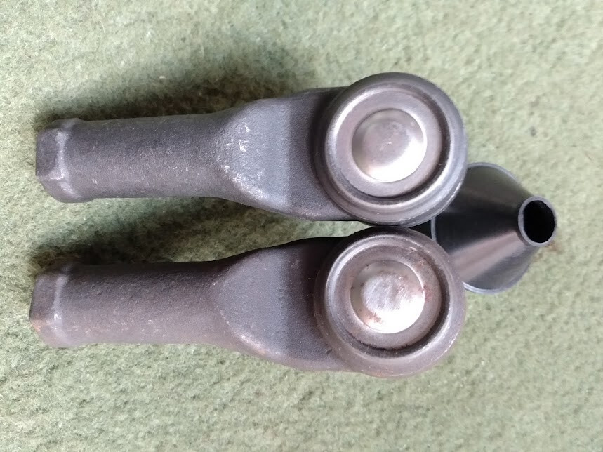 PAIR OF CLASSIC CAR TRACK ROD ENDS/BALL JOINTS | eBay