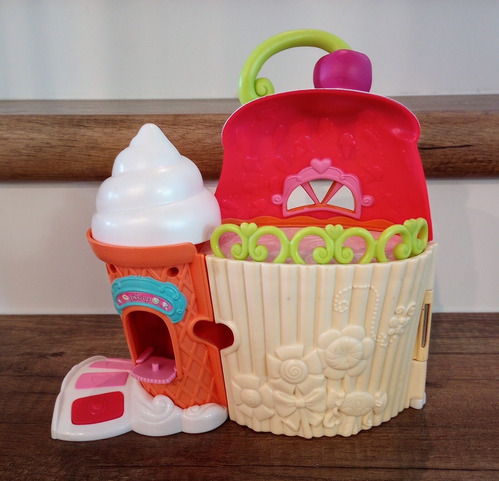 My Little Pony SWEET SHOPPE Ponyville Ice Cream Parlor ONLY GREAT ...