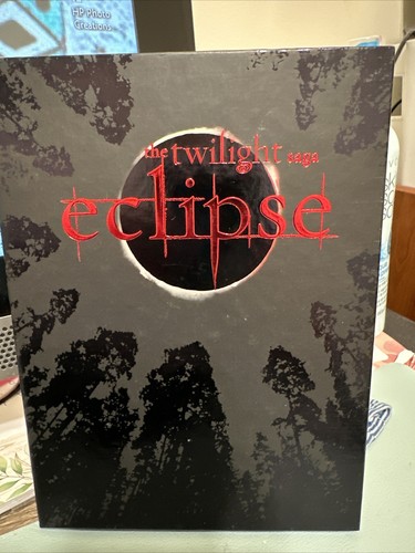 DVD The Twilight Saga in Case: Eclipse (Collectors Gift Set) | eBay
