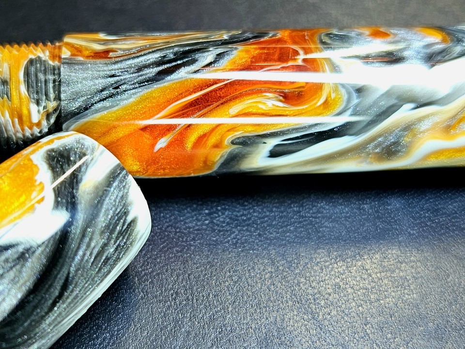 Bespoke 'OCTOBER' AnalogNotes Fntn Pen Autumn Borealis Manipulation ...