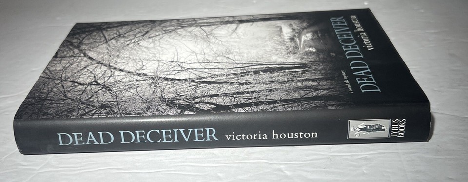 Dead Deceiver by Victoria Houston (2011, Hardcover) Signed ...