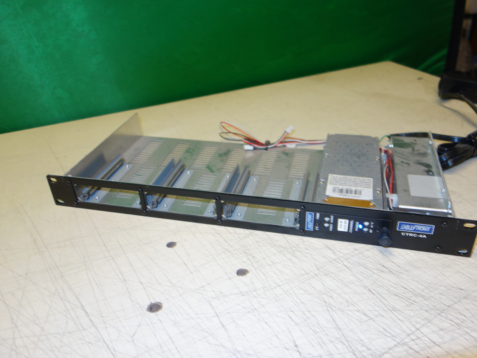 CableTronix CTRC-4A 4-Unit Rack Chassis with Power and CT-FMM Modulator ...