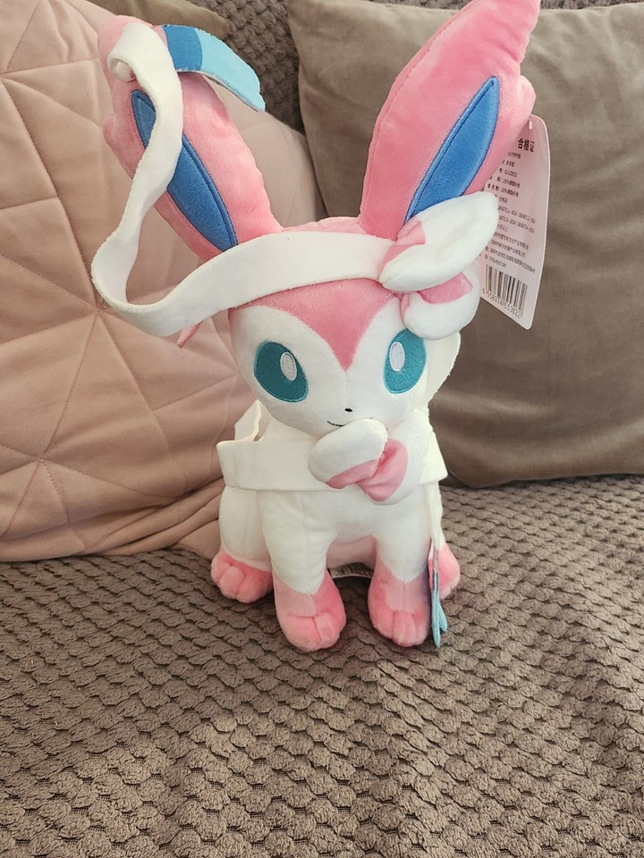 Pokemon Sylveon Plush 35cm - UK SUPPLIER | eBay