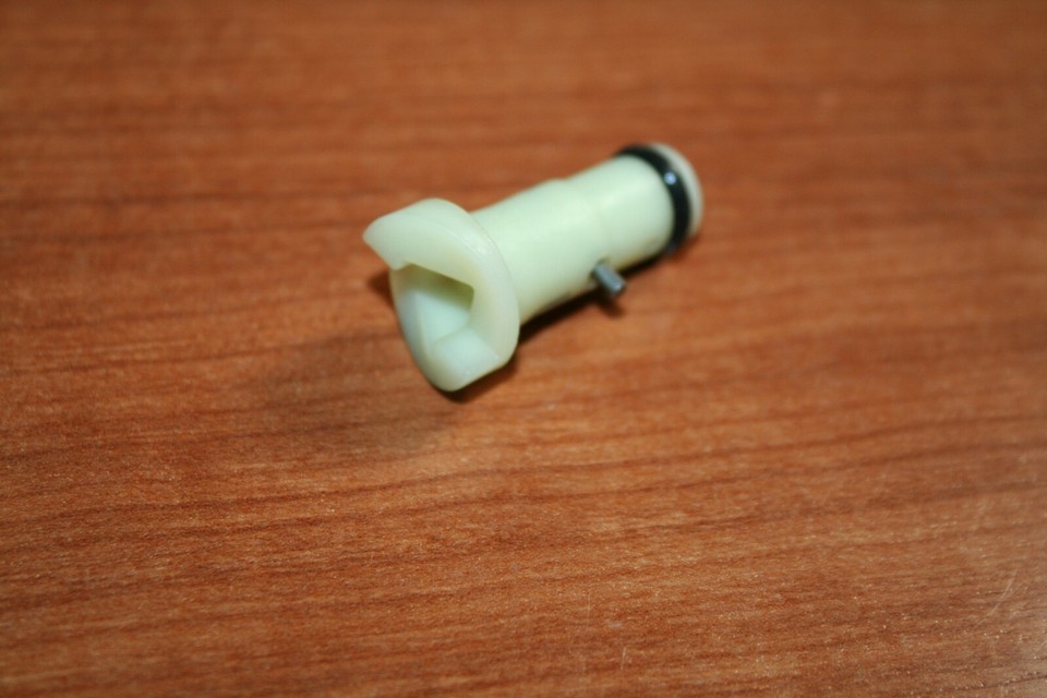 NOS GM Radiator Drain Plug 88927326 97-04 Corvette 93-99 C/K 1500 ...