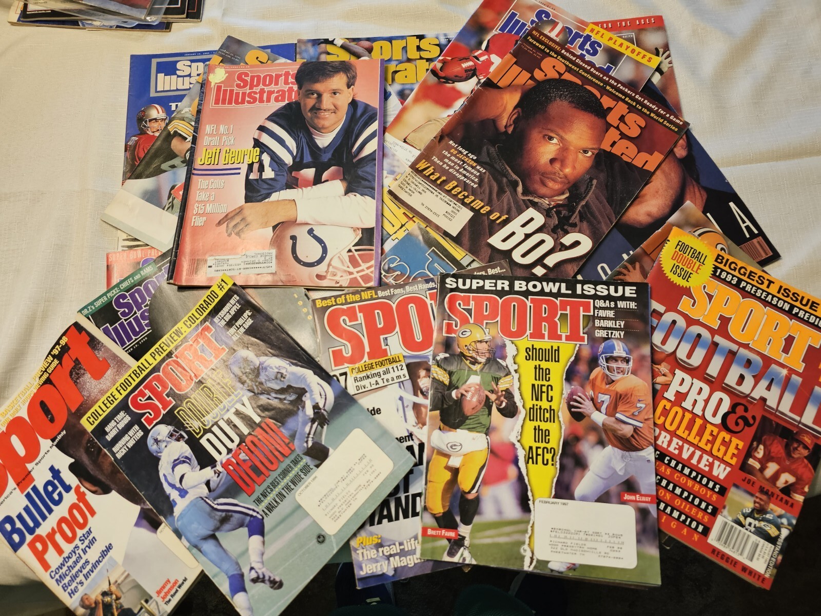lot of 22 vintage sports illustrated & sport magazine football Marino ...