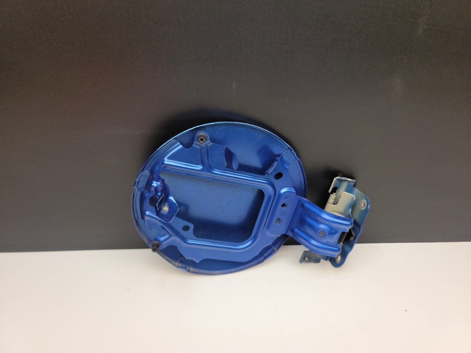 14-19 Nissan Versa OEM Fuel Filler Door Gas Lid Flap (Metallic Blue ...